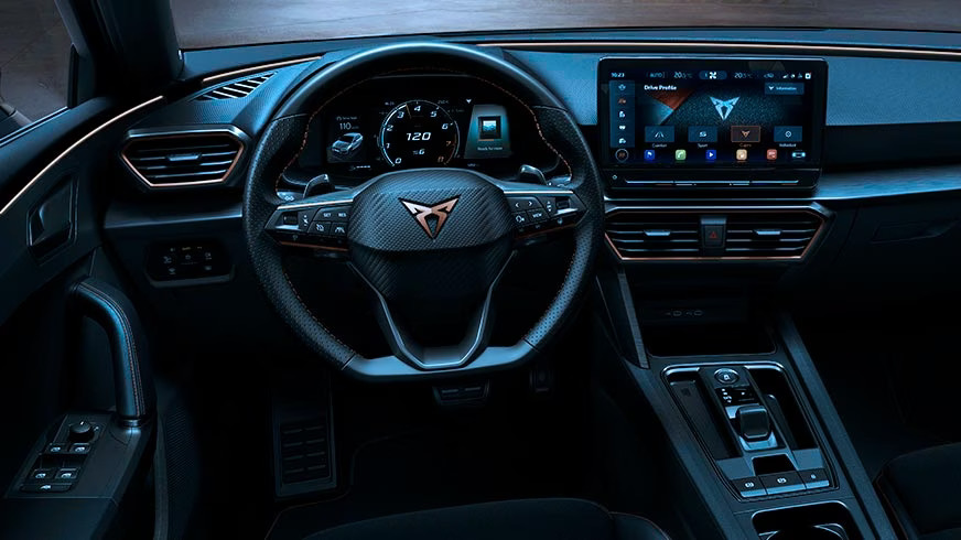 Cupra anuncia la llegada a Chile del compacto deportivo León