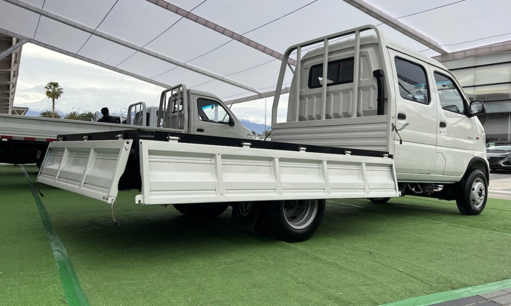 Cabina simple o doble: Dongfeng lanza su línea comercial DF212