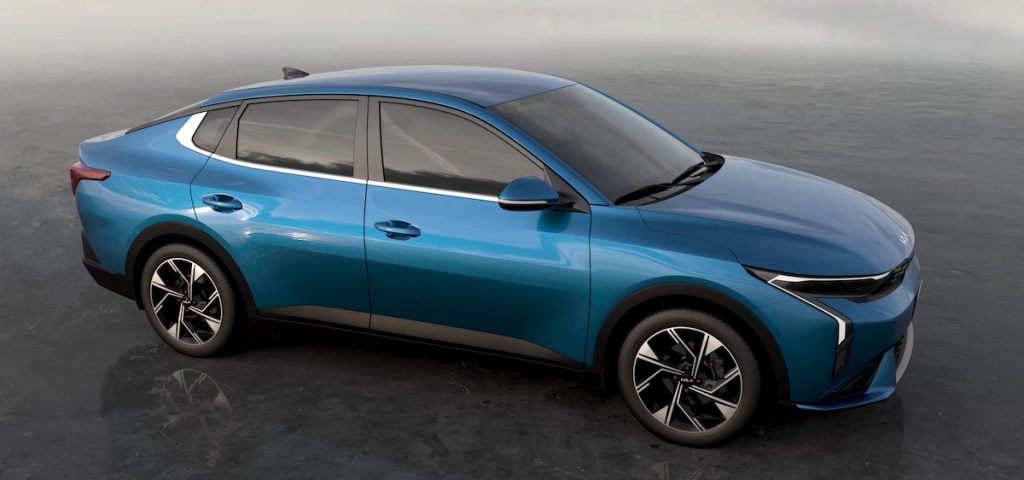 La nariz de tigre llega al nuevo sedán compacto Kia K3