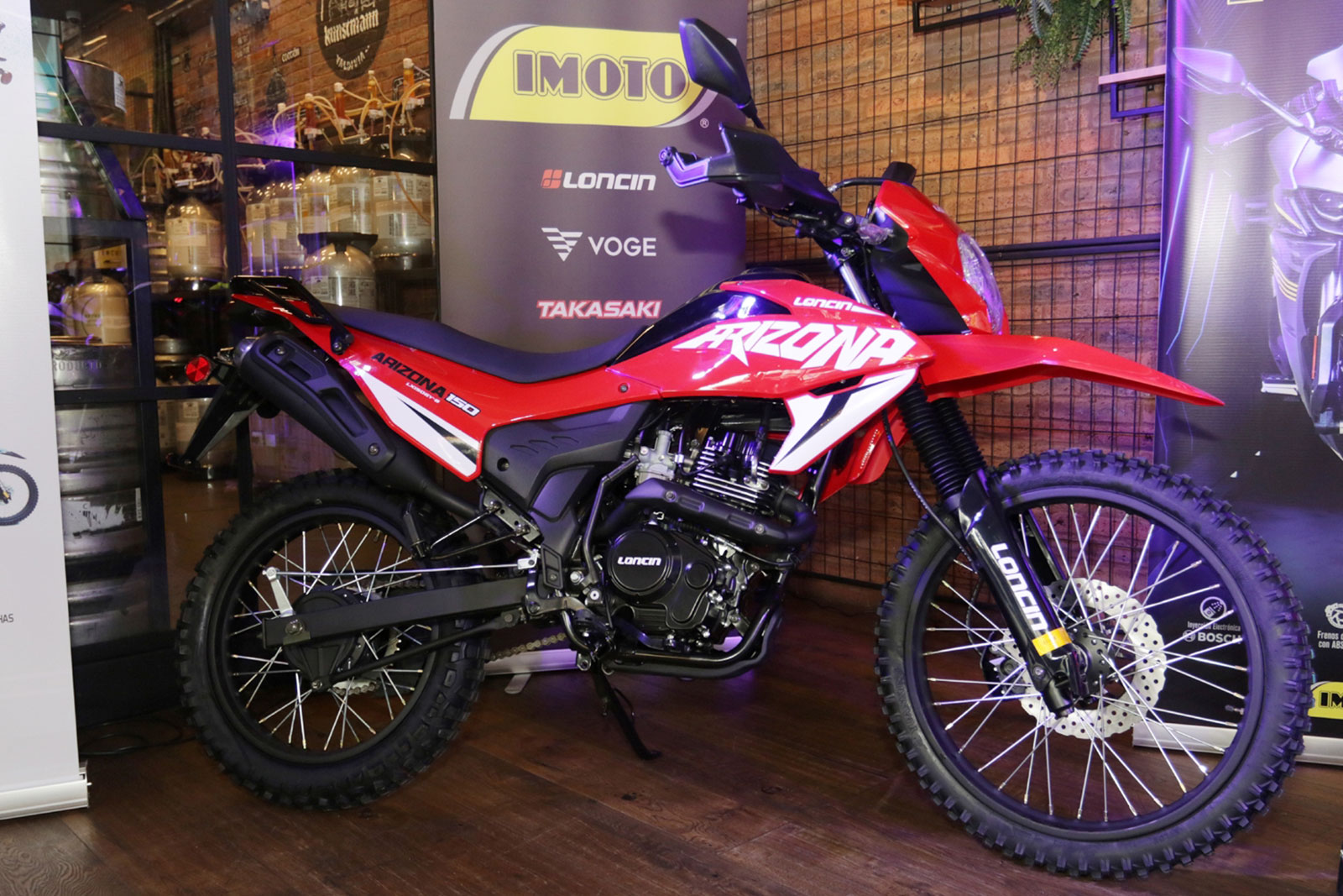 Se estrenan en Chile las motos Voge 250RR & Loncin LX150GY-8