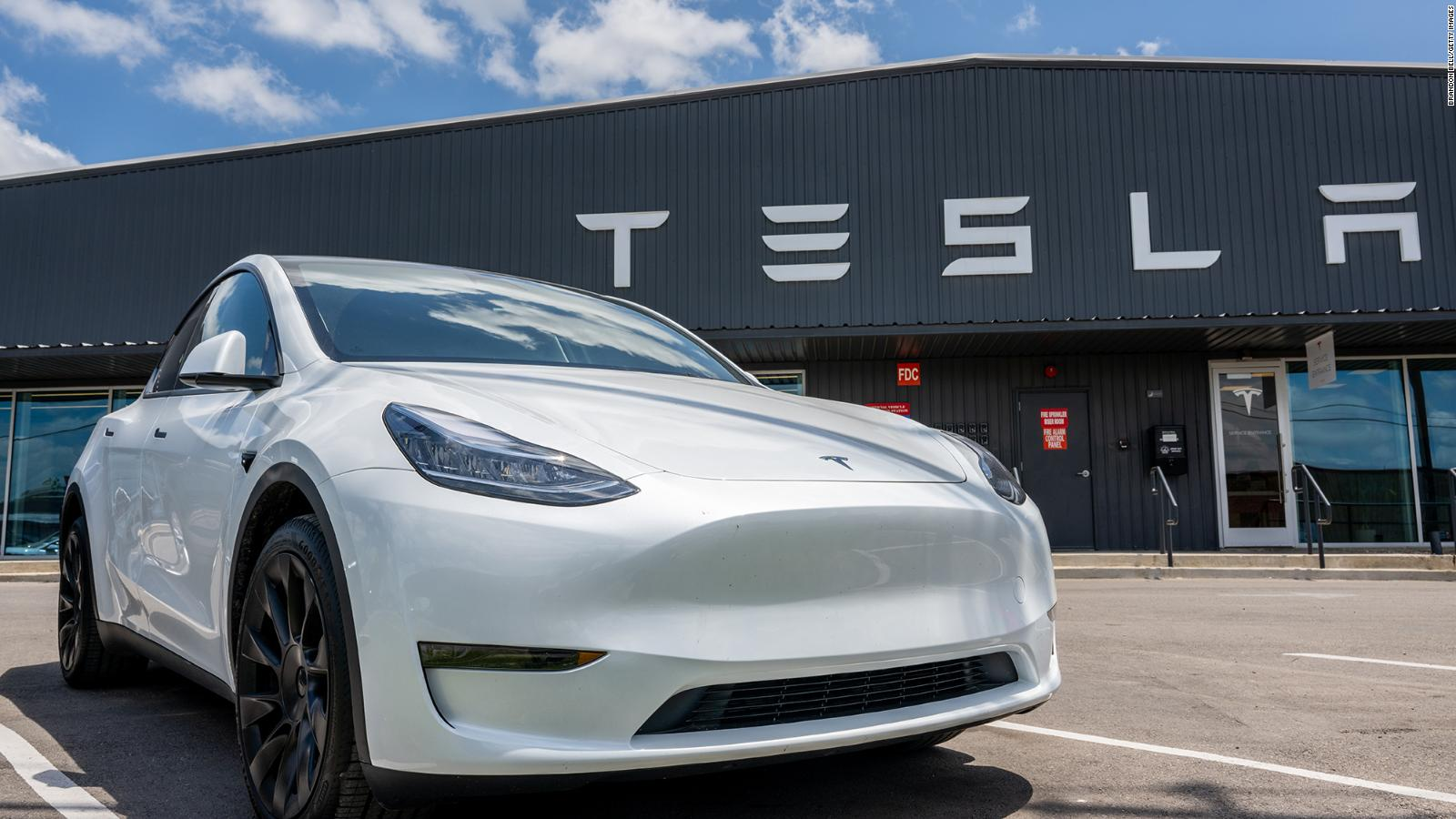 Tesla inicia su aventura chilena con la apertura de primera tienda