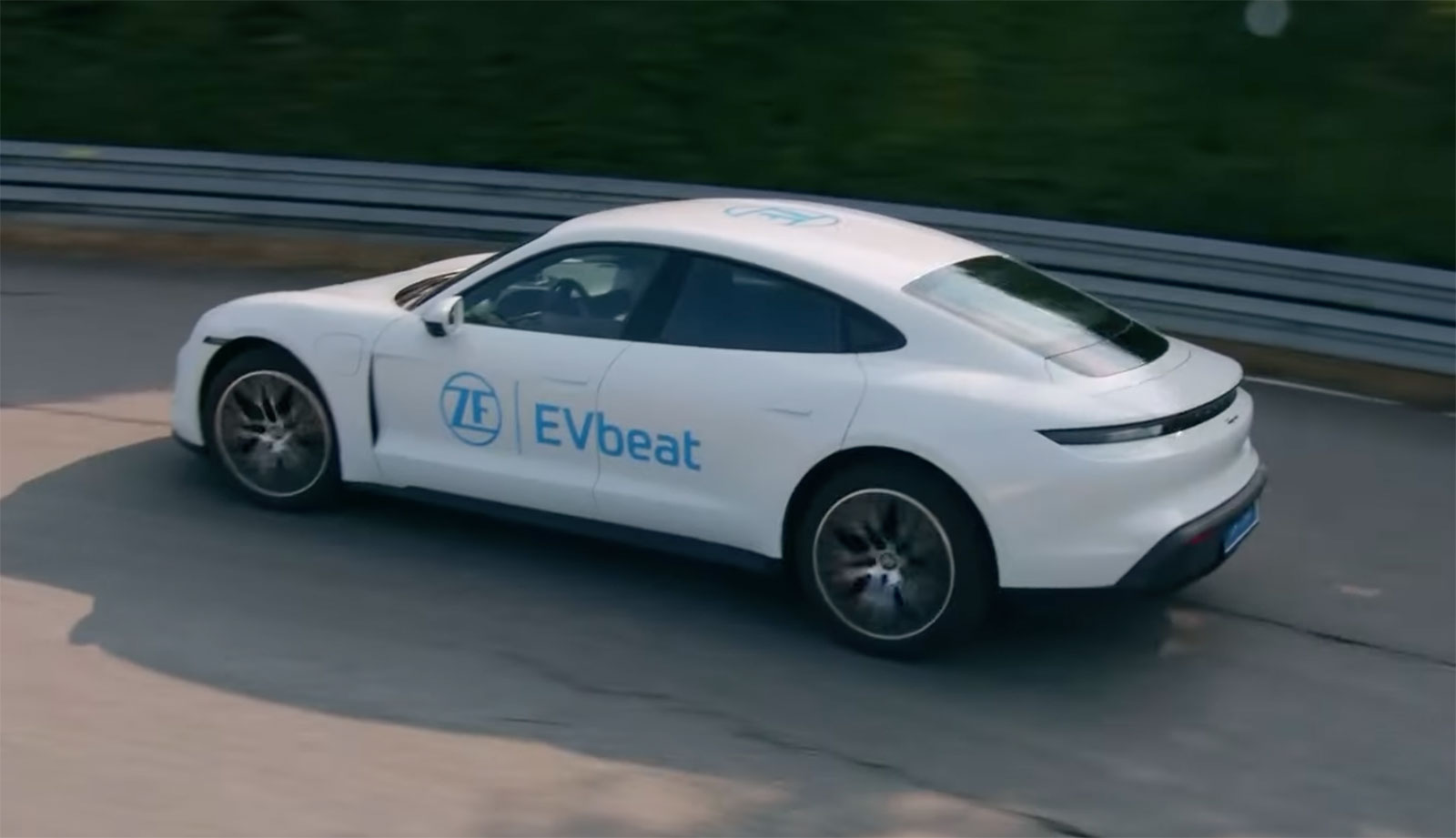 ZF Friedrichshafen esta desarrollando un potente motor compacto de 374 HP