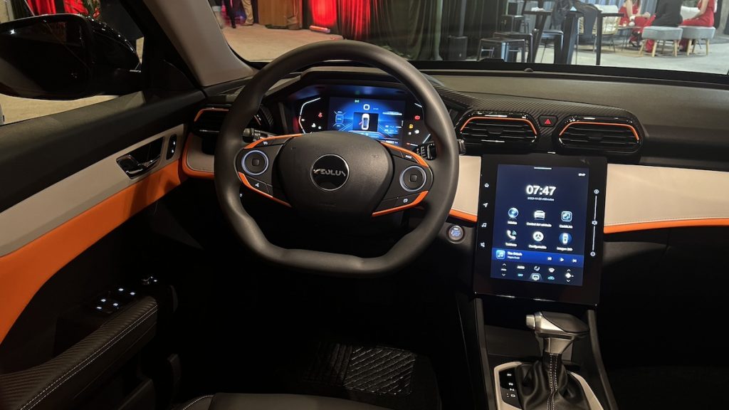 Aeolus Y3, Aeolus GS Cross y T5: Dongfeng devela sus 3 estrenos