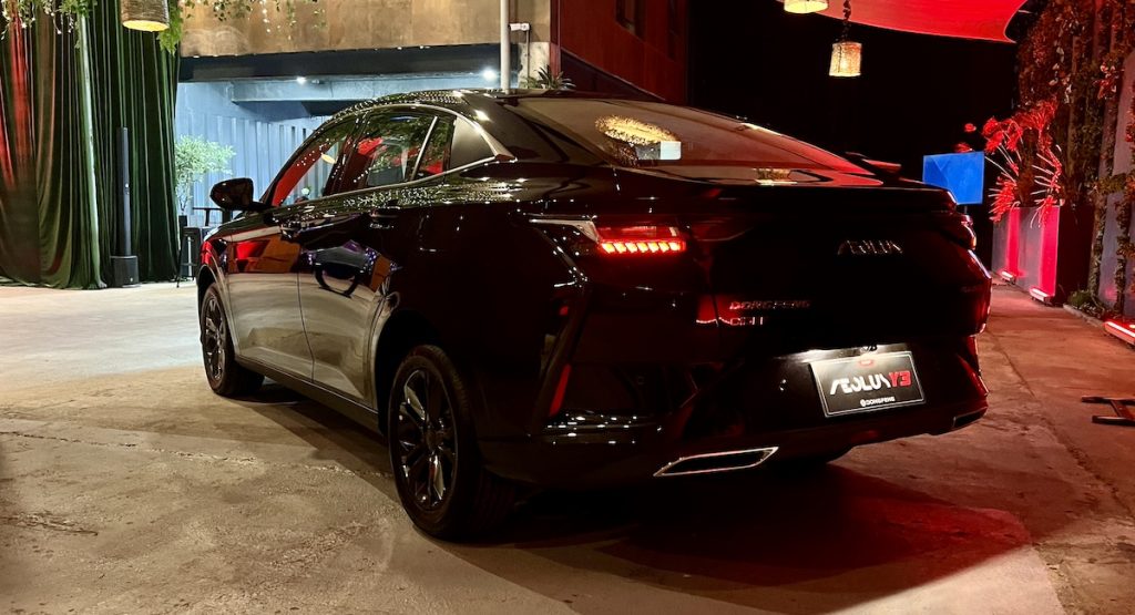 Aeolus Y3, Aeolus GS Cross y T5: Dongfeng devela sus 3 estrenos