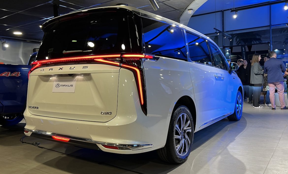 Debuta la Maxus G90, la van china para viajar en primera clase
