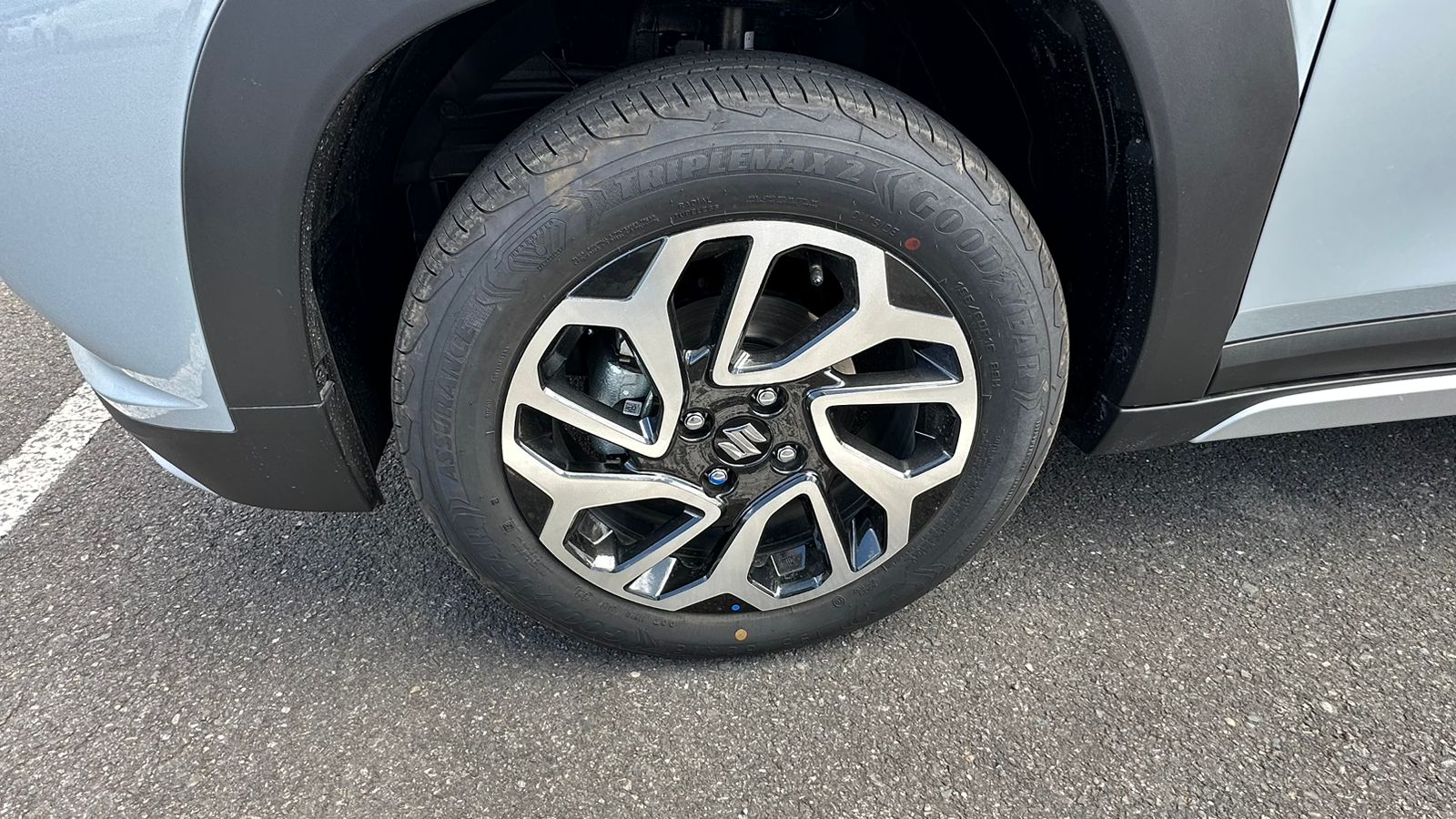 Suzuki estrena su nuevo Fronx como el híbrido más barato del mercado ...