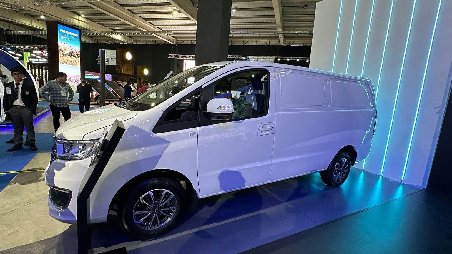 JAC ingresa a la electromovilidad y trae el eléctrico más barato