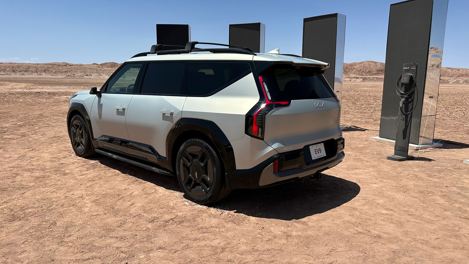 Kia estrena su nuevo EV9 en un gran evento en Atacama