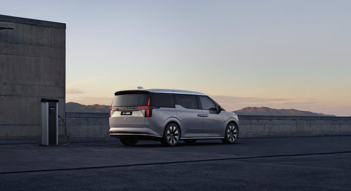 Volvo EM90 PR Images - Rutamotor
