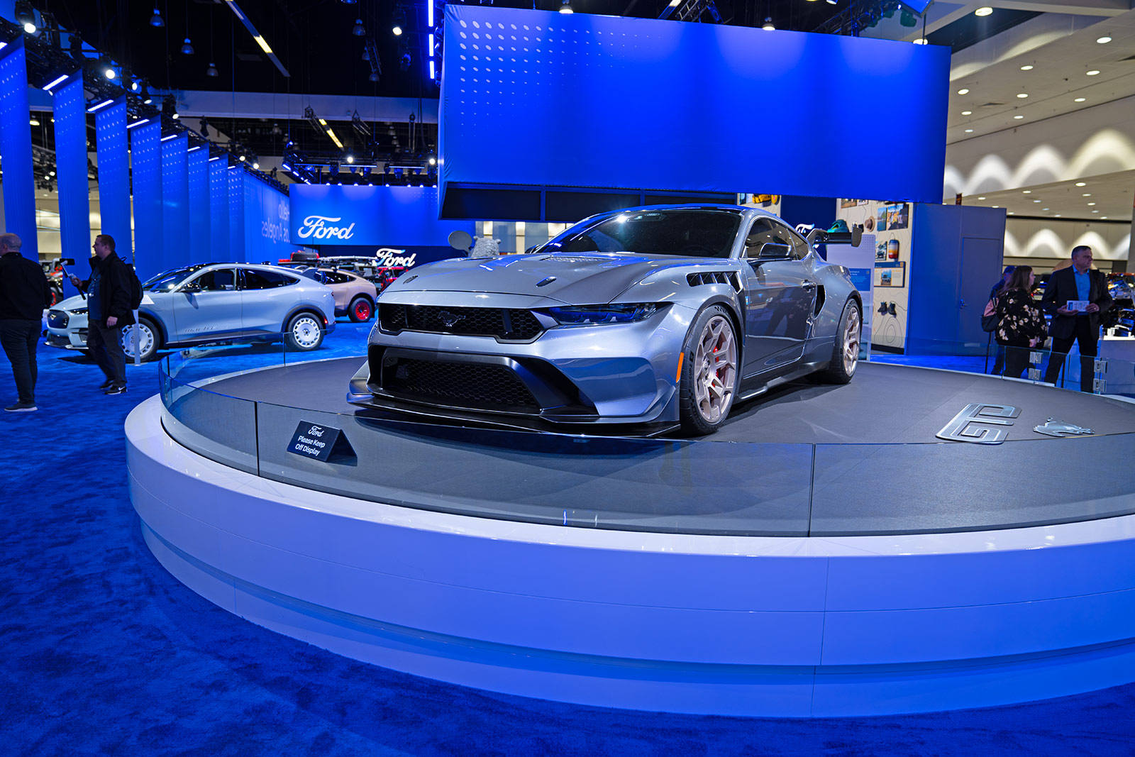 Ford destaca en el Autoshow de Los Angeles con uno de los mejores stand ...