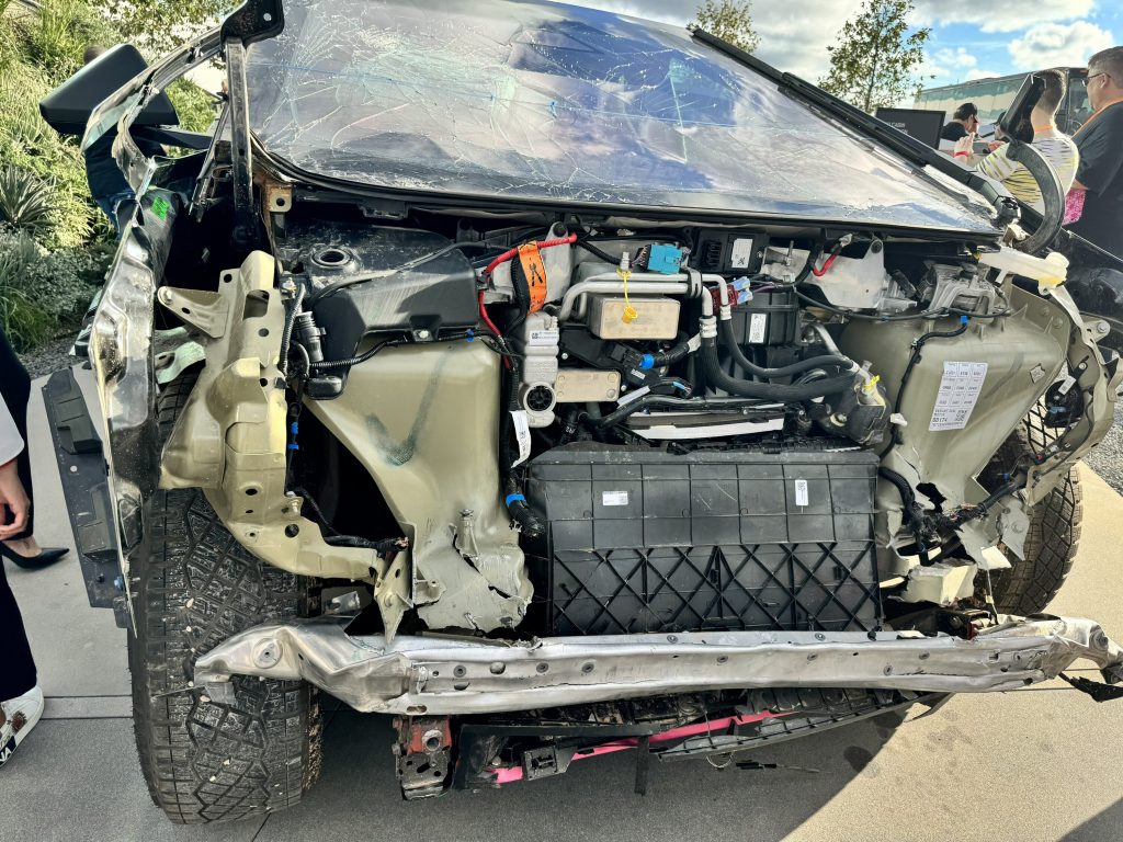 Tesla Cybertruck Crash Test Rutamotor 5 - Rutamotor