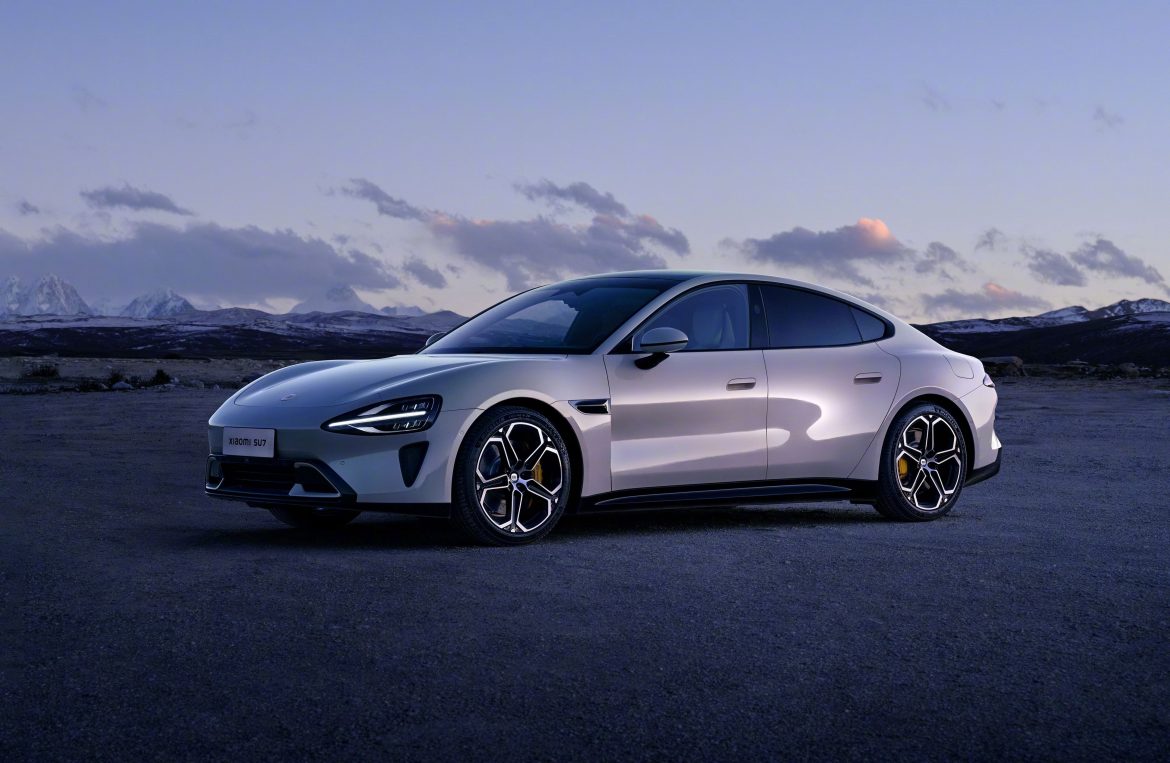 Ex diseñador de BMW alaba el nuevo Xiaomi SU7