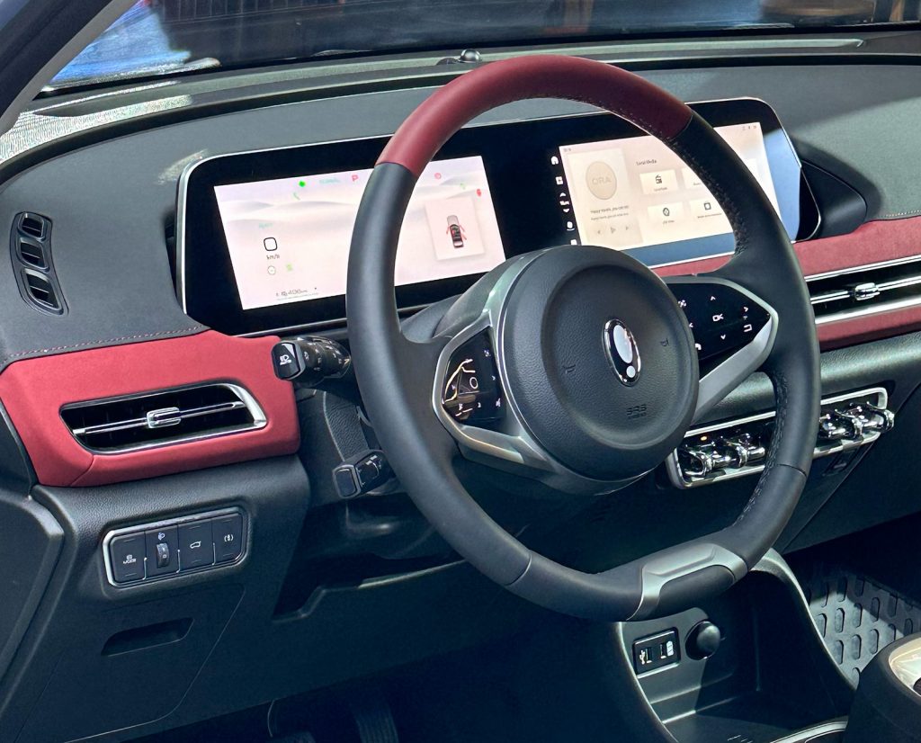 Ora fija precio al 03 y así se cuela entre los eléctricos más baratos