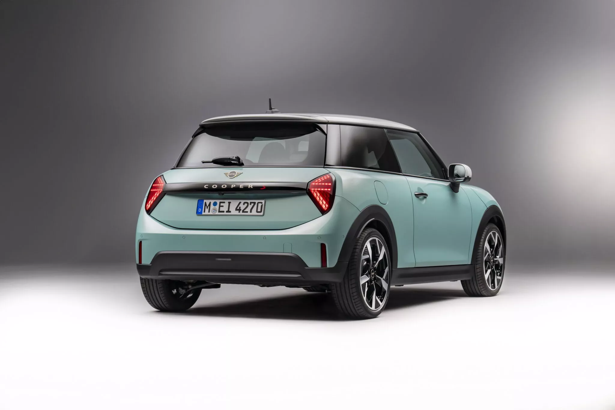Mini presentó al nuevo Cooper 2025 con motor a combustión - Rutamotor