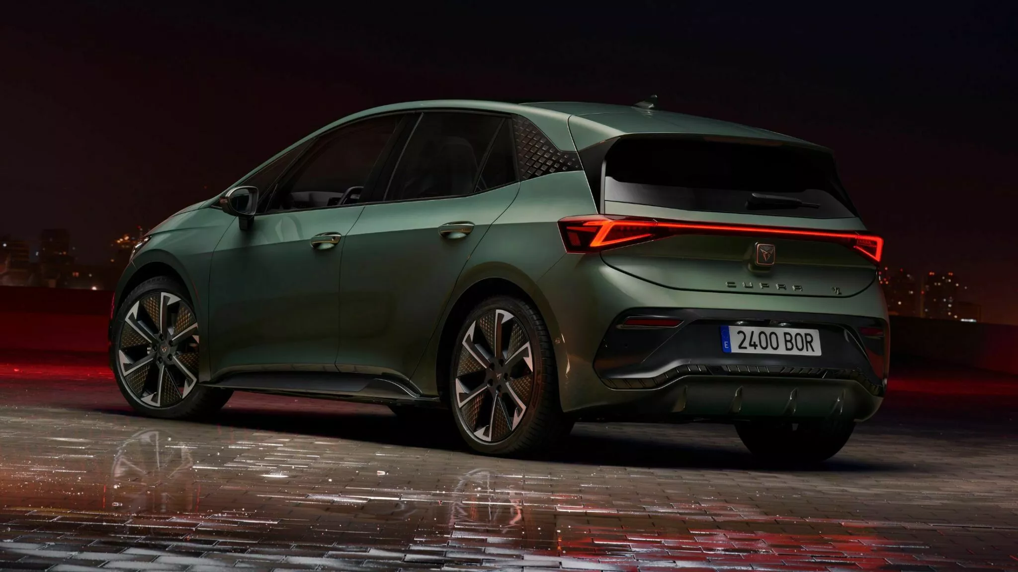 El Cupra Born VZ es el primer hot hatch eléctrico del grupo Volkswagen ...