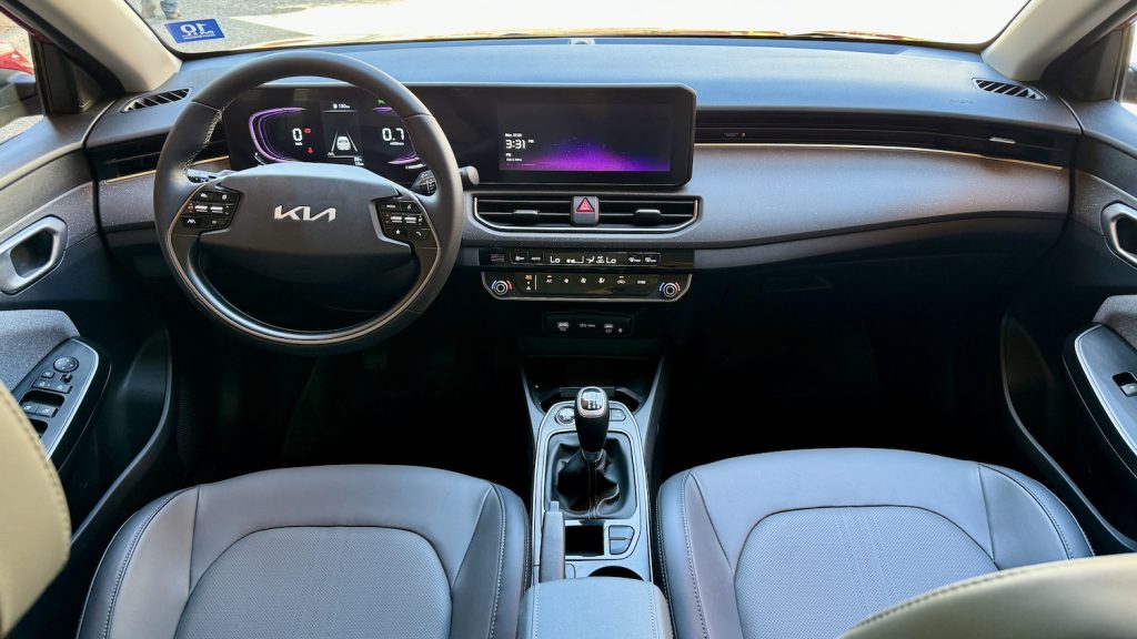 Kia abre 2024 con el destape del sedán K3, sucesor del extinto Rio