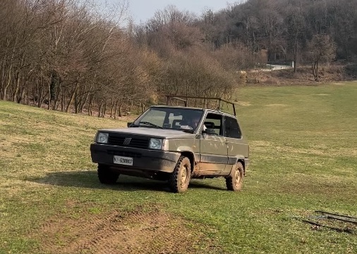 ¿Más italiano? Roberto Baggio llega a redes manejando un Panda