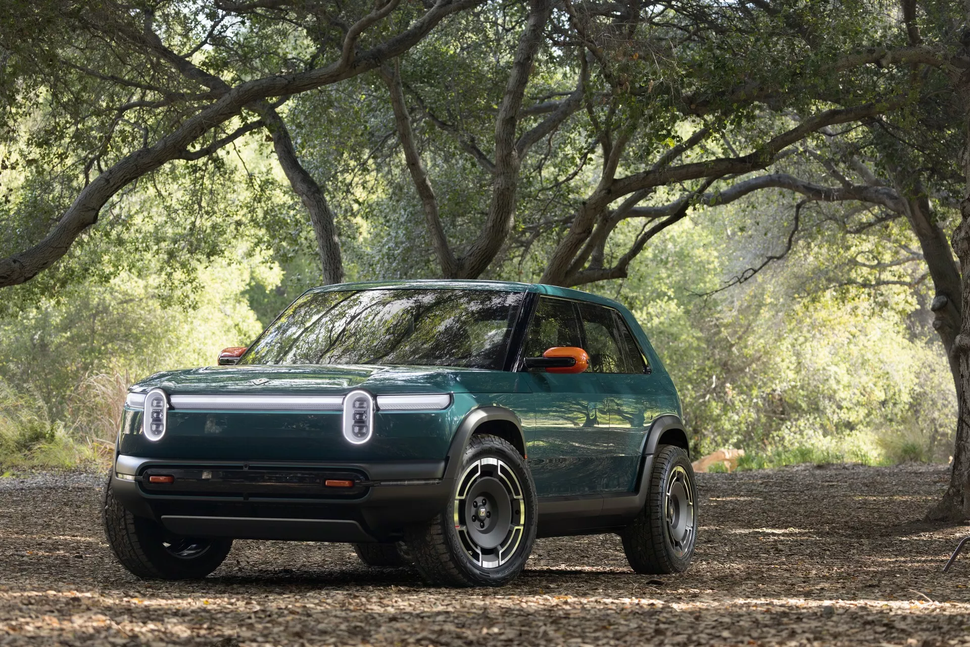 Los nuevos Rivian R3 y R3X son una oda a los hatchback de los '80 ...