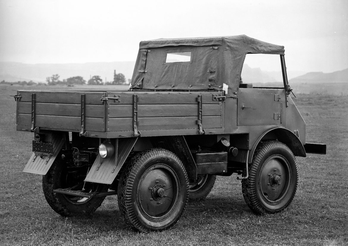 Ejército suma camiones Unimog U4000 carrozados como ambulancia