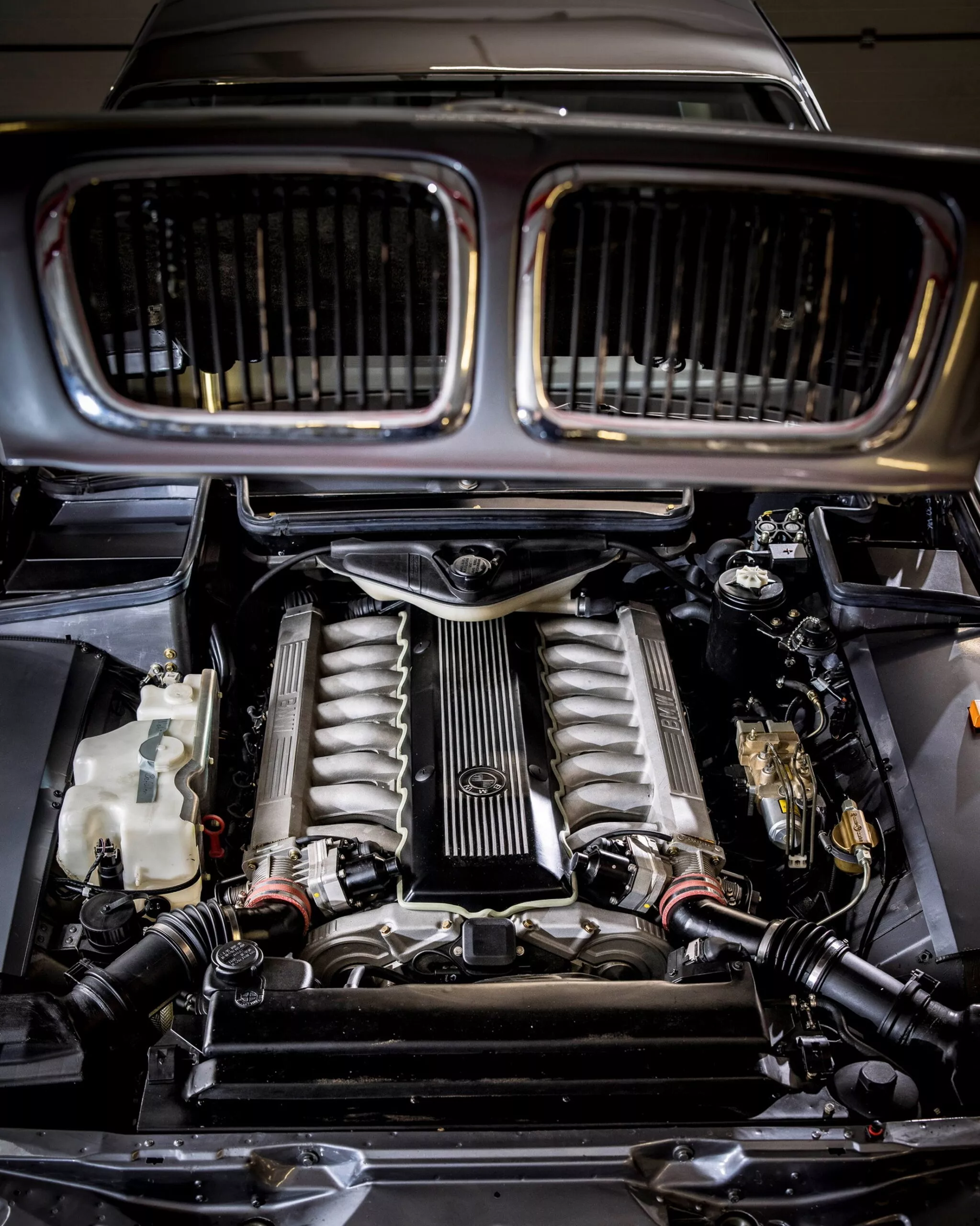 Este prototipo BMW estuvo escondido casi 10 años, por llevar un V16 bajo el capot - Rutamotor