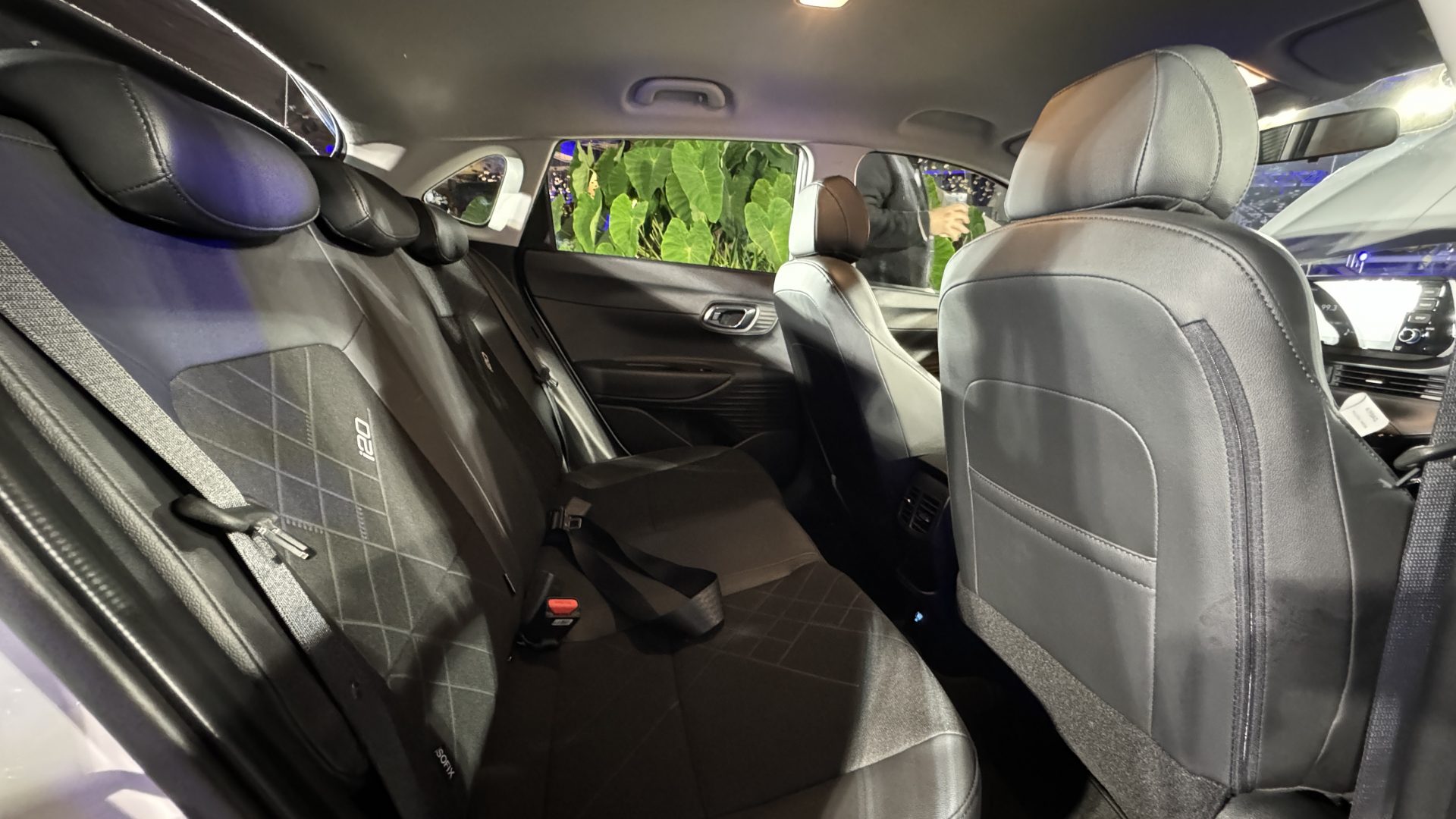 Nuevo i20: el hatchback completa la gama seis airbags de Hyundai