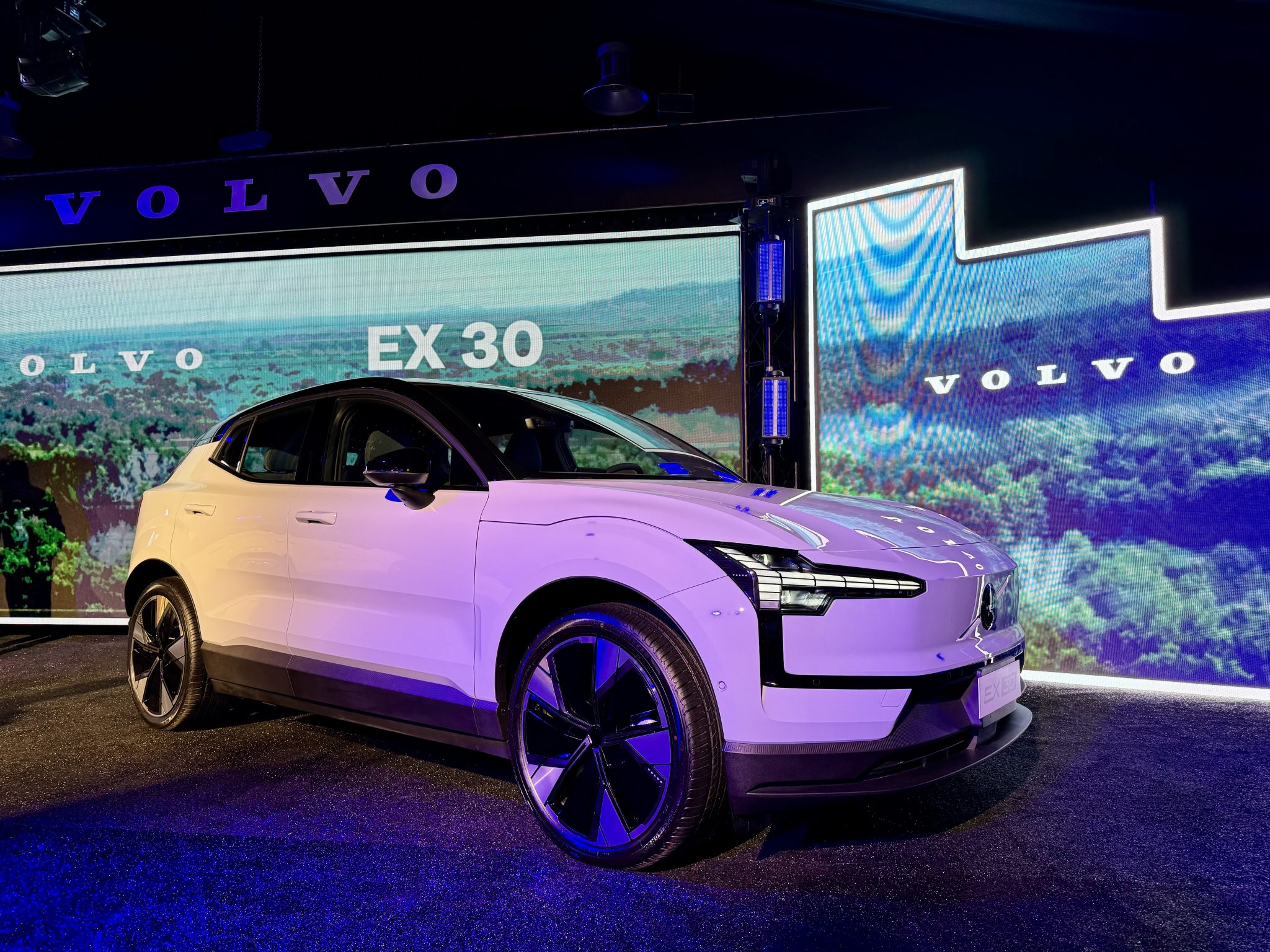 Volvo EX30: el SUV más pequeño de la marca sueca arriba a Chile