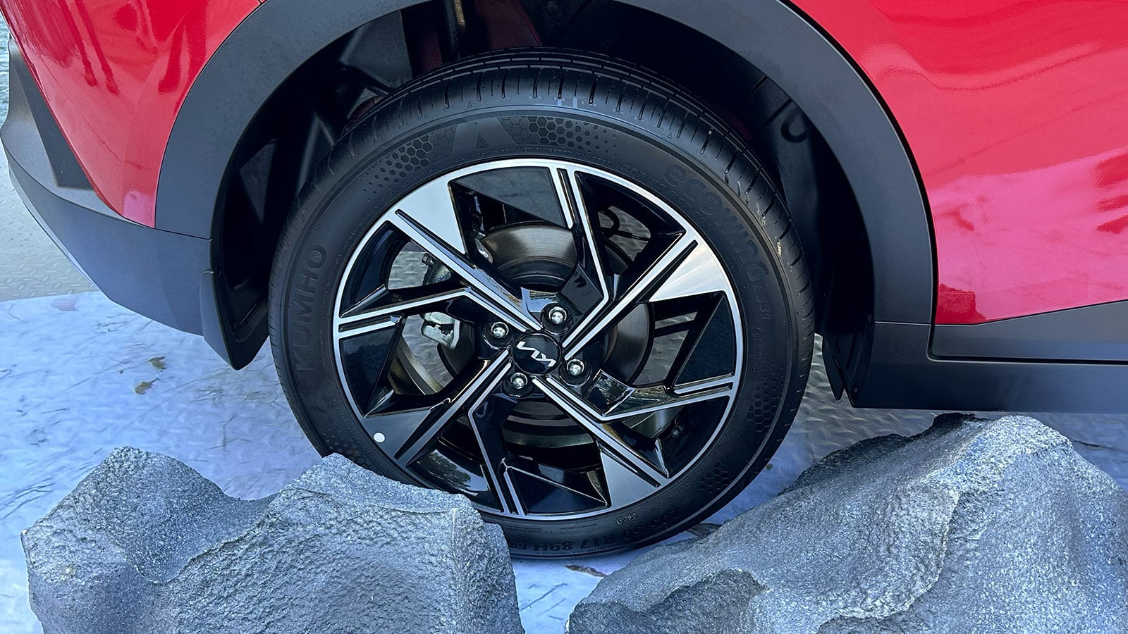 El KIA K3 Cross debuta en Chile con un atractivo diseño