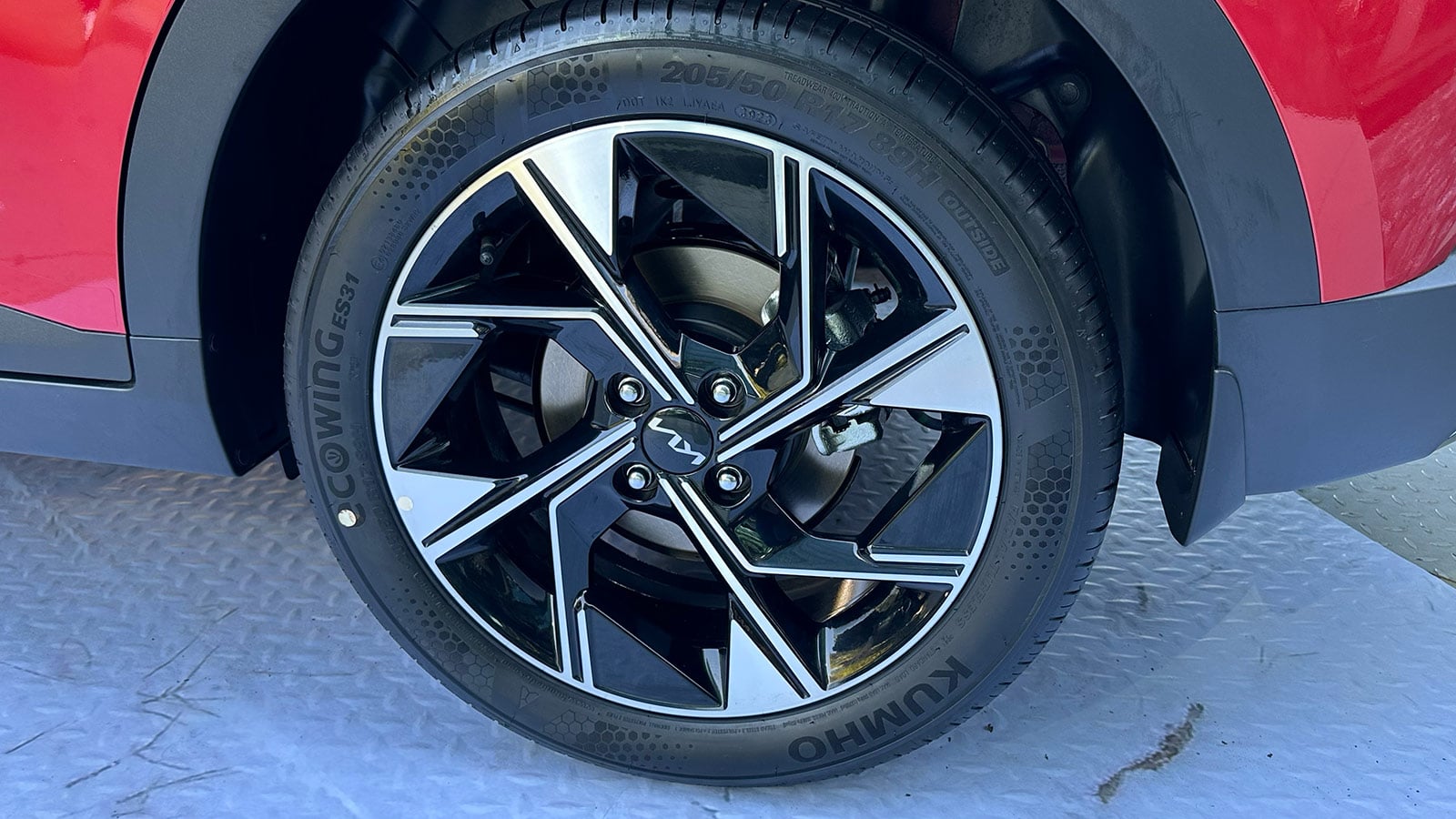 El KIA K3 Cross debuta en Chile con un atractivo diseño