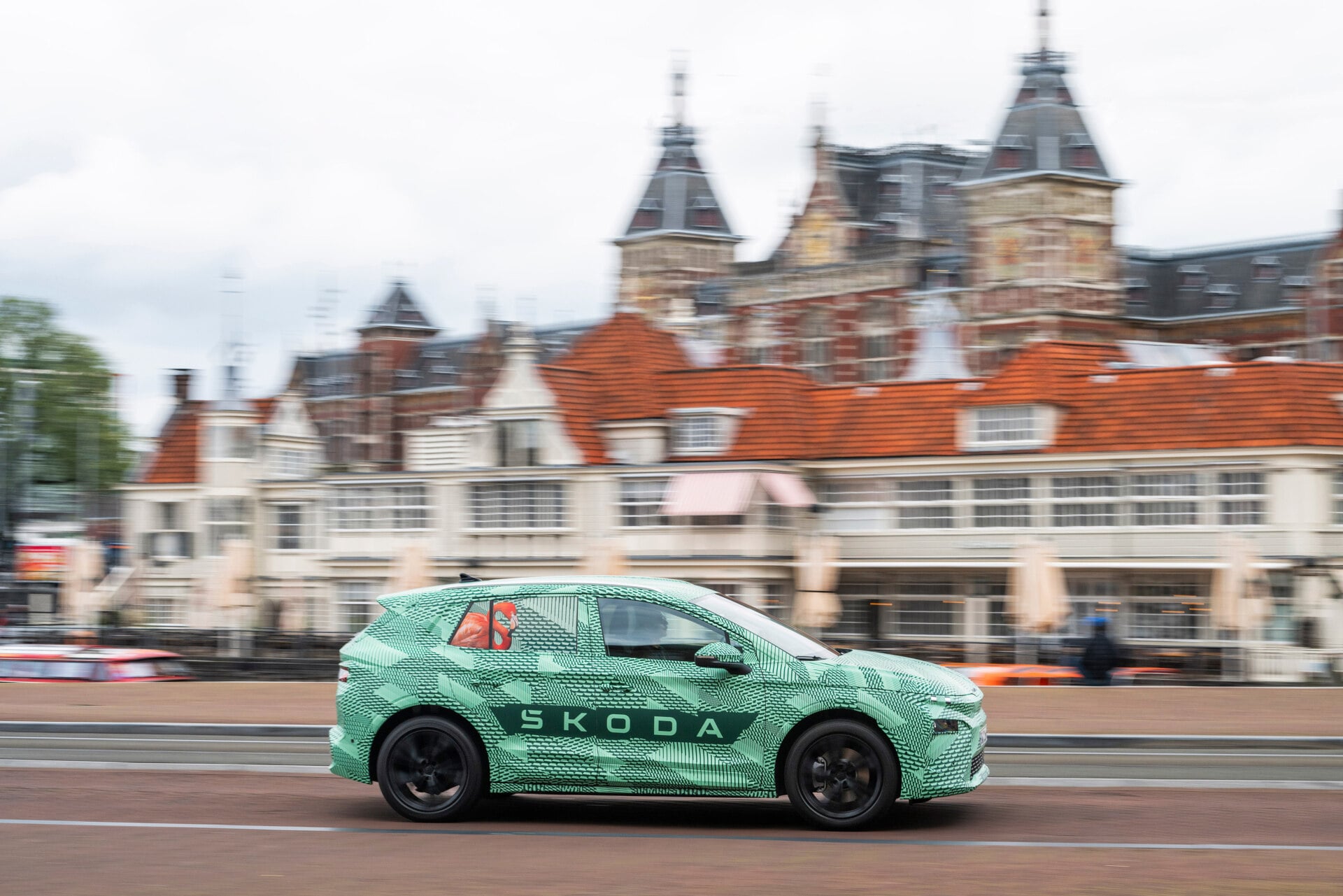 Škoda revela detalles del interior del Elroq