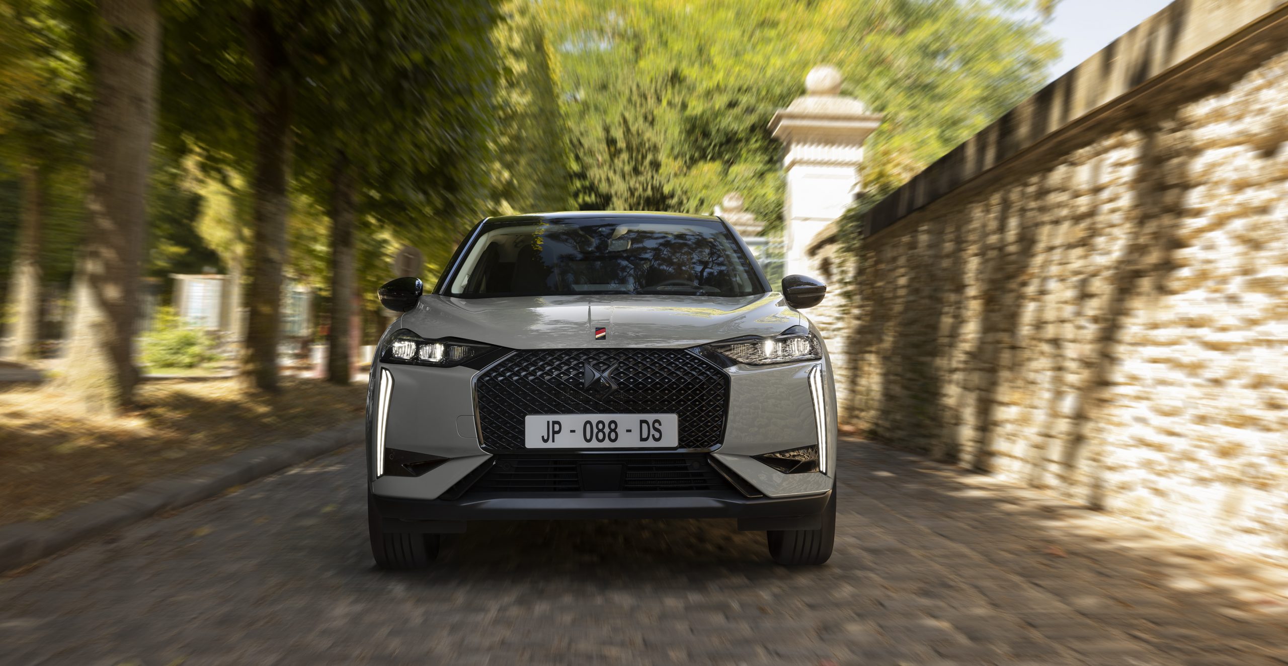 El DS 3 E-Tense hace su debut en Chile con mayor potencia