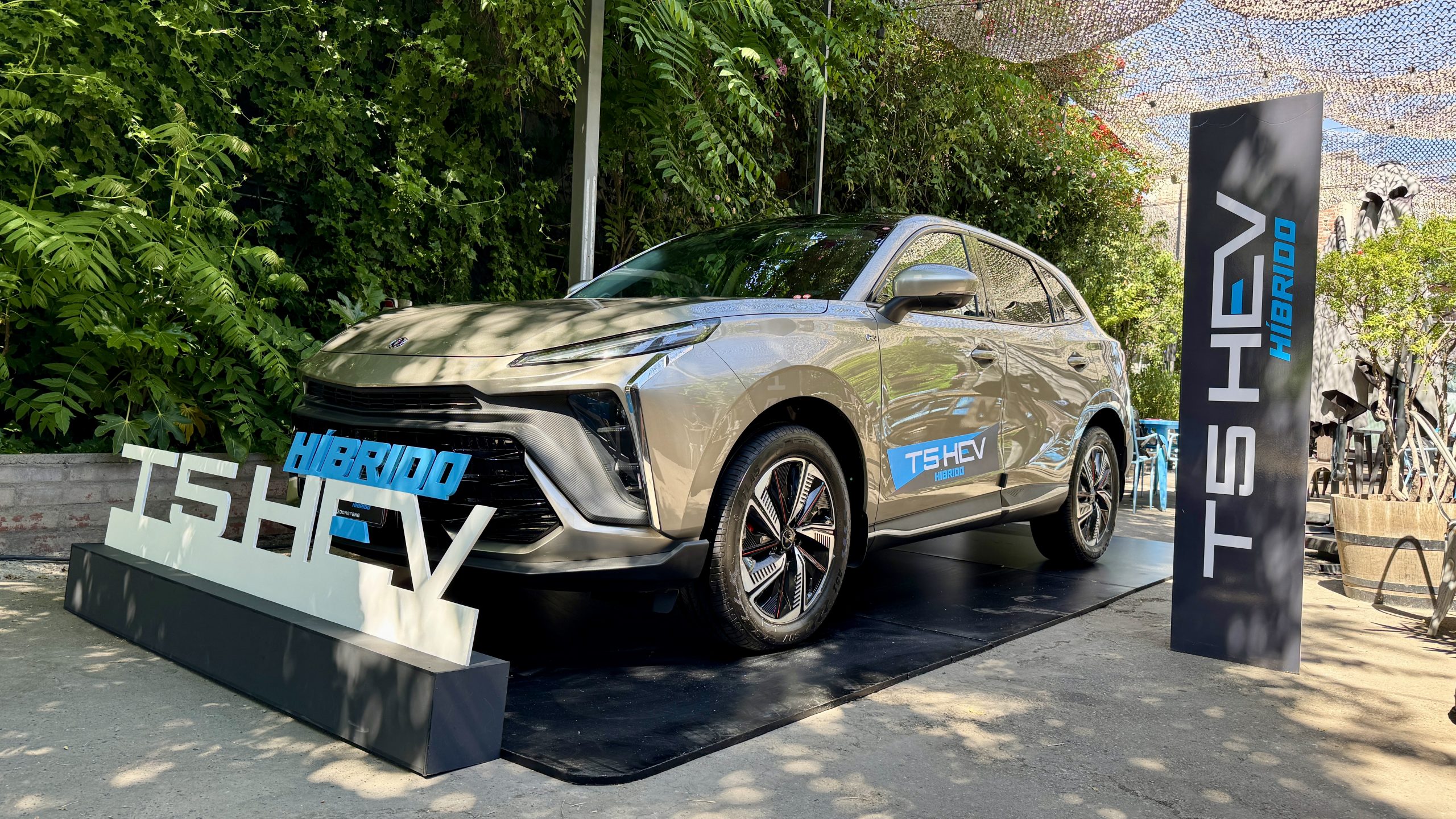 Dongfeng estrena en Chile el nuevo T5 híbrido convencional