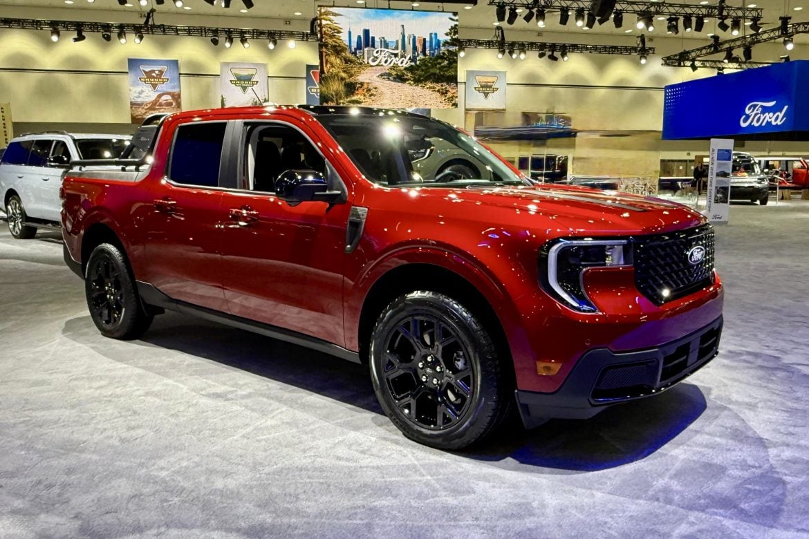 Ford concita los flashes al exhibir por primera vez la Maverick 2025