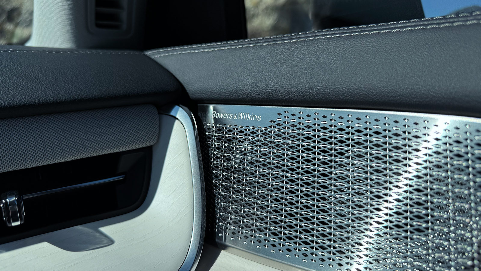 El Volvo EX90 es candidato en 2 categorías del World Car Awards