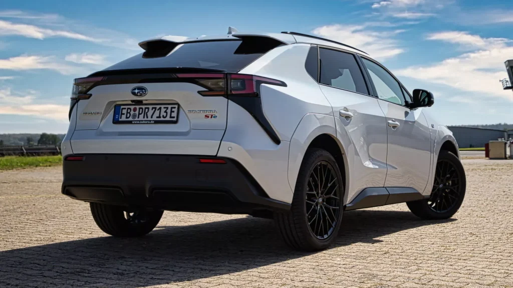 En 2025 podría verse un Subaru Solterra STI