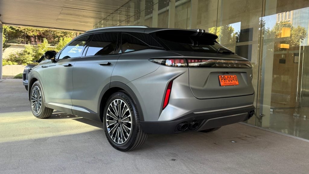 Exeed RX llega a Chile en forma de un estilizado SUV coupé