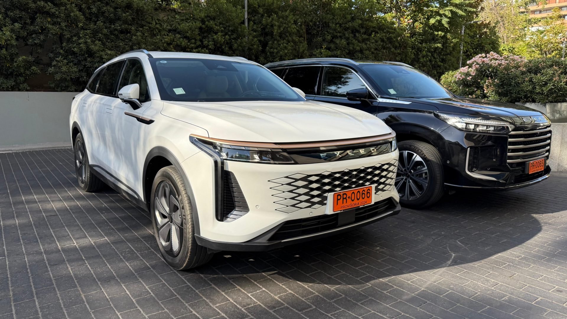 Exeed RX llega a Chile en forma de un estilizado SUV coupé