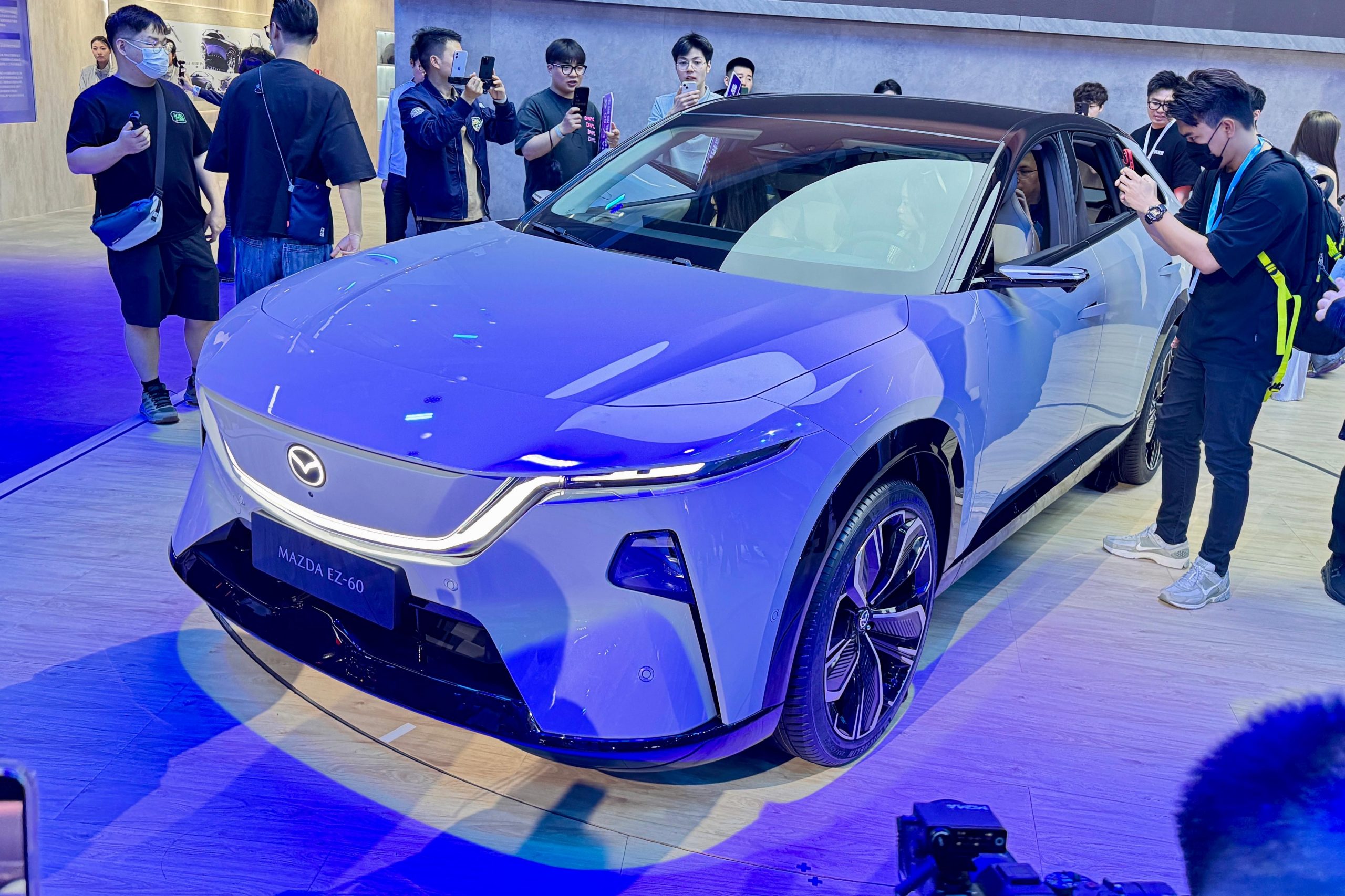 Mazda estrena en Shanghai el nuevo EZ-60, un SUV eléctrico