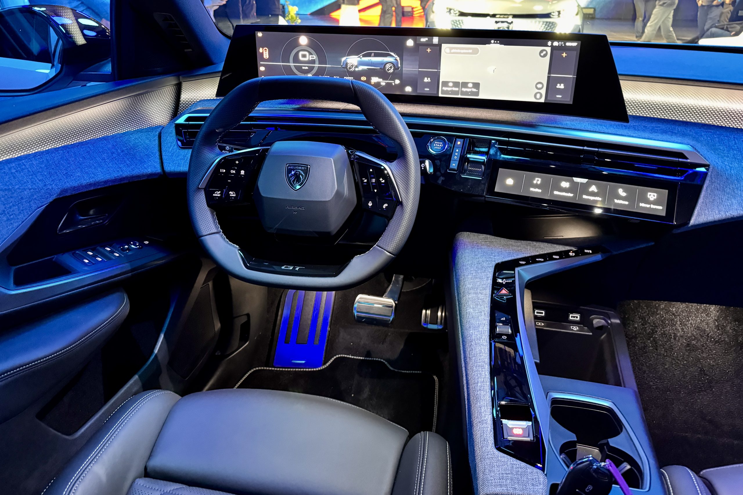 La 3ª generación del Peugeot 5008 ya marca territorio en Chile