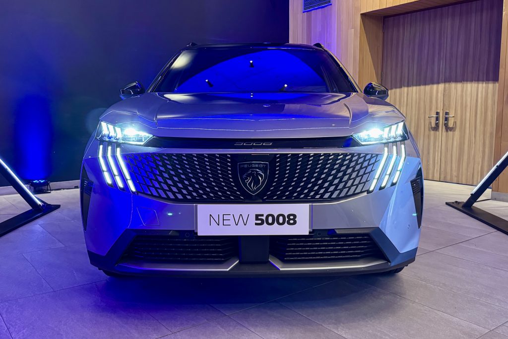 La 3ª generación del Peugeot 5008 ya marca territorio en Chile