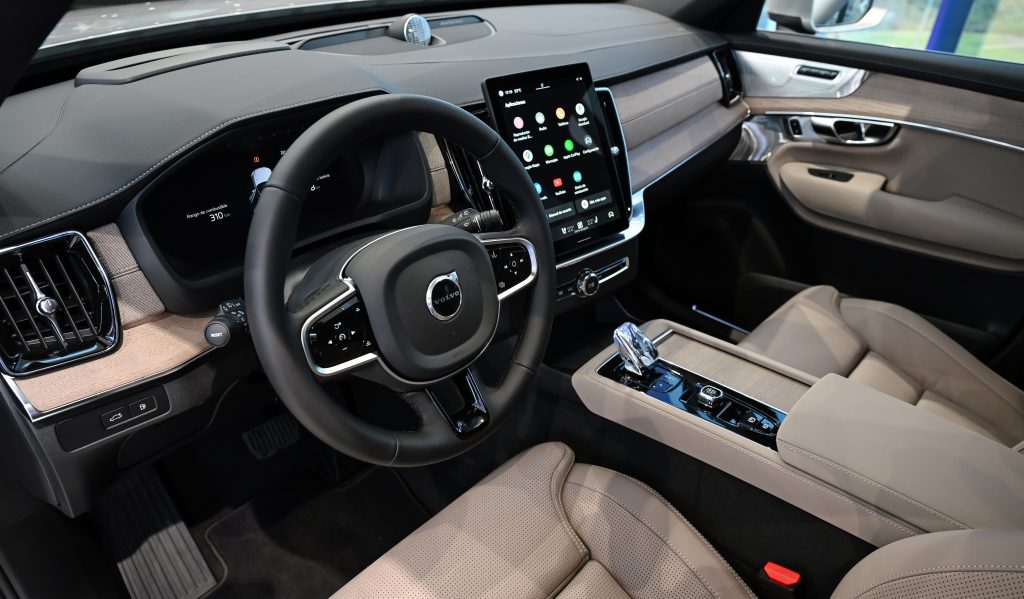 Nuevo buque insignia: Volvo introduce en Chile el premiado EX90