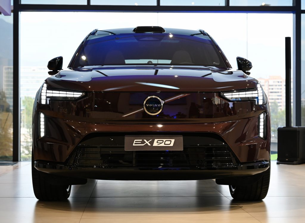 Nuevo buque insignia: Volvo introduce en Chile el premiado EX90
