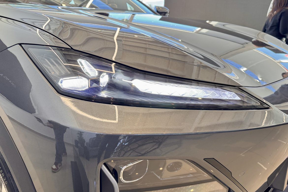 Deepal debuta en Chile con el S07, disponible como EV o EREV