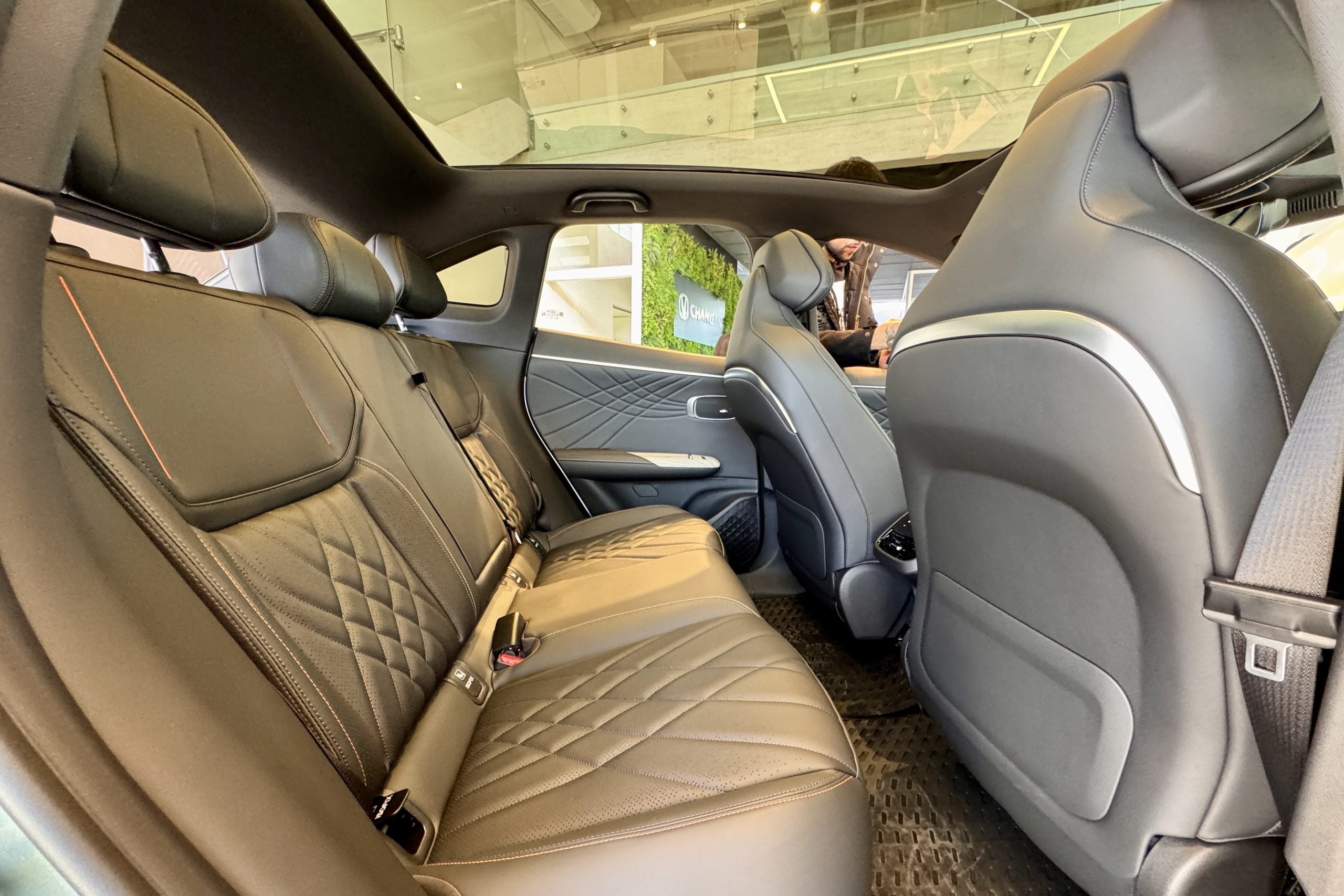 Deepal debuta en Chile con el S07, disponible como EV o EREV