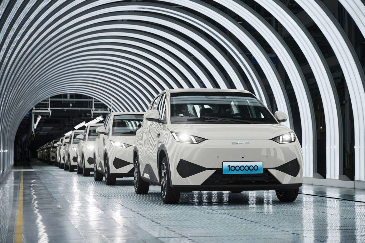 BYD celebra 1 millón de unidades de su exitoso Dolphin Mini