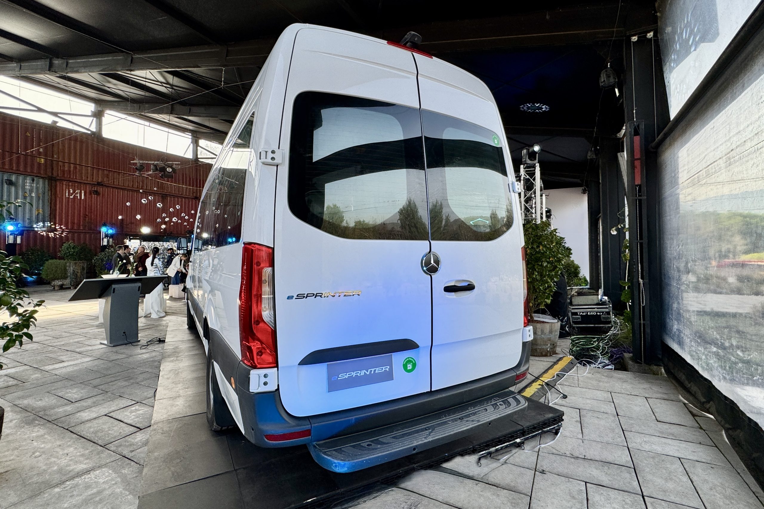 Nuevos eSprinter y eVito: Mercedes-Benz electrifica sus tradicionales ...