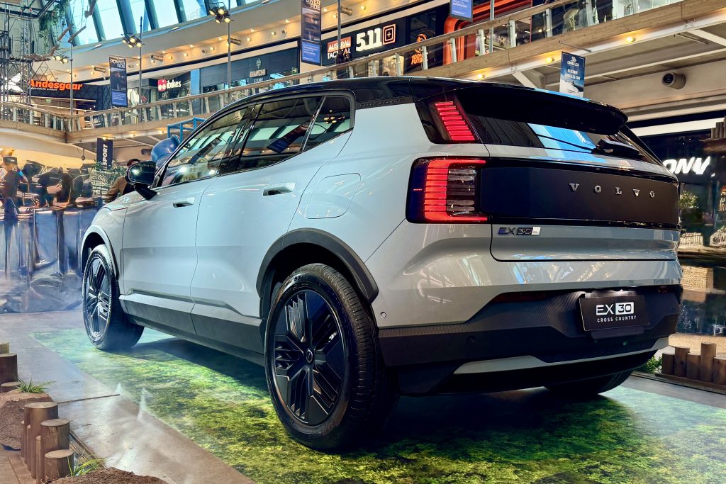 Volvo EX30 Cross Country: El EV más vendido del país se refuerza