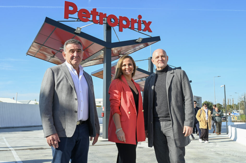 Inaugura en Santiago primera estación 'low cost' de Petroprix
