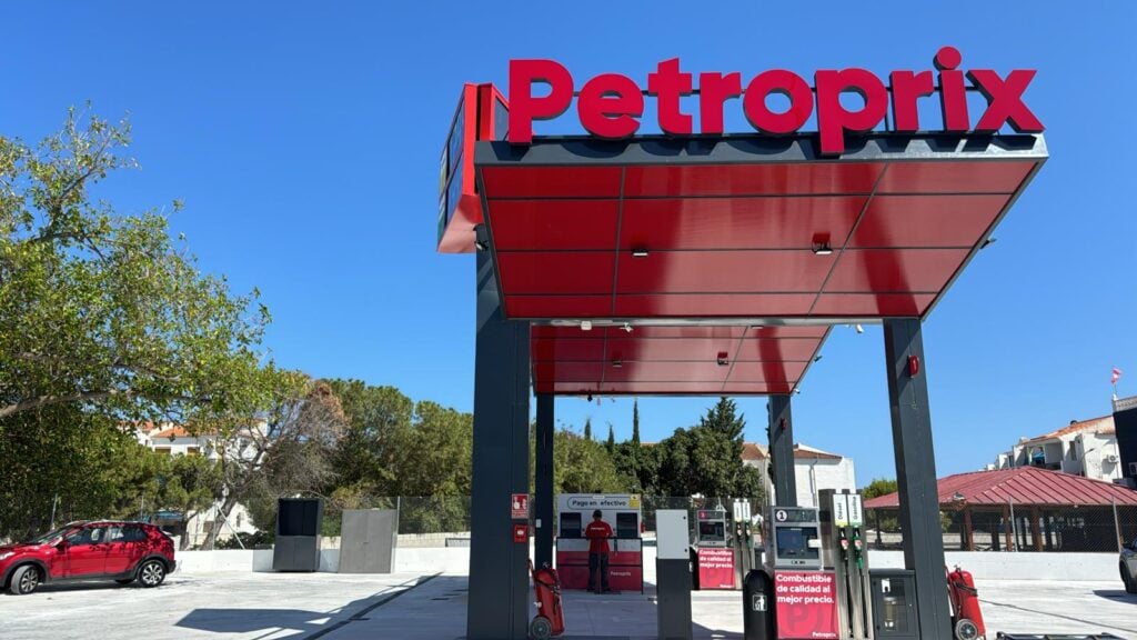 Inaugura en Santiago primera estación 'low cost' de Petroprix