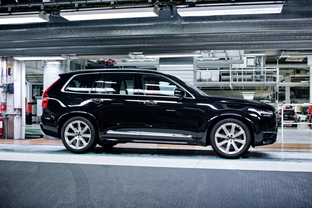 XC90_First_Editon_Factory_02.jpg - Rutamotor